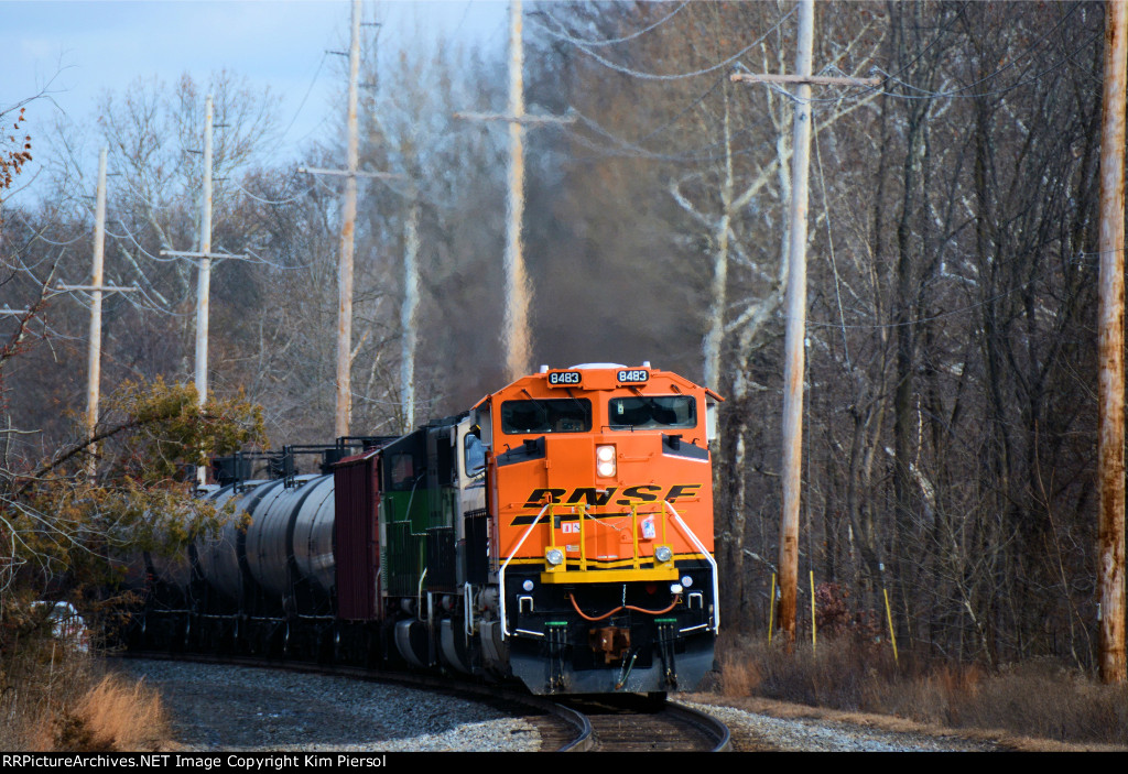 BNSF 8483 CSX Train K038-28
